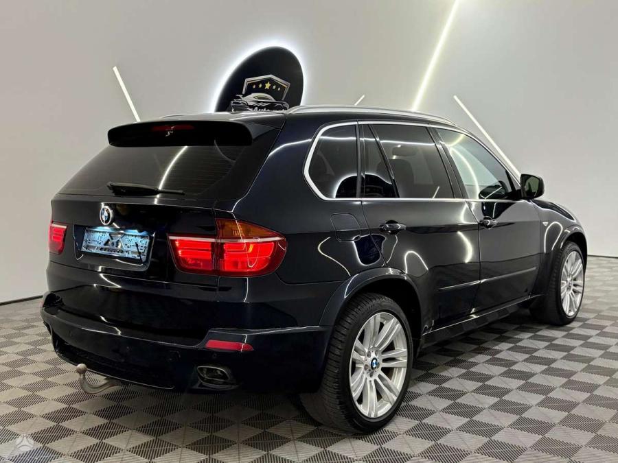 Grey BMW X5 2011 in Marijampole, with an engine capacity of 2.99 L and mileage of 363 thousand km for 9999 €, photo 14 on AUTOMOTO.COM.LV