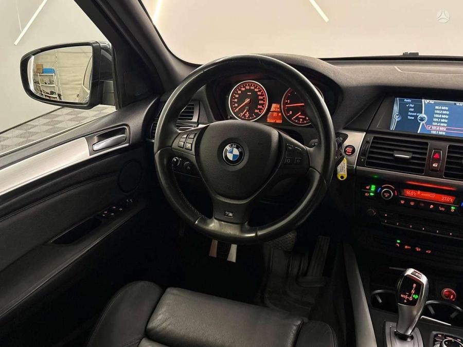 Grey BMW X5 2011 in Marijampole, with an engine capacity of 2.99 L and mileage of 363 thousand km for 9999 €, photo 18 on AUTOMOTO.COM.LV