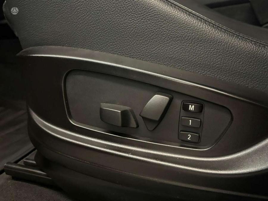 Grey BMW X5 2011 in Marijampole, with an engine capacity of 2.99 L and mileage of 363 thousand km for 9999 €, photo 26 on AUTOMOTO.COM.LV