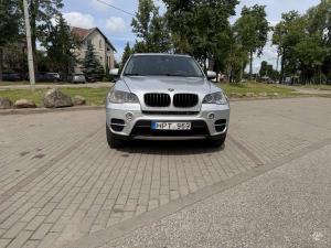 Pelēks BMW X5 2011 Kauņa, ar dzinēja tilpumu 2.99 L un nobraukumu 266 tūkst. km par 8000 €, foto 3 vietnē AUTOMOTO.COM.LV