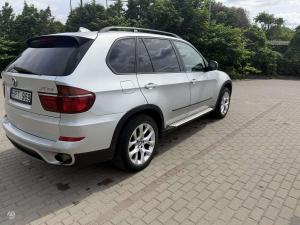 Pelēks BMW X5 2011 Kauņa, ar dzinēja tilpumu 2.99 L un nobraukumu 266 tūkst. km par 8000 €, foto 6 vietnē AUTOMOTO.COM.LV