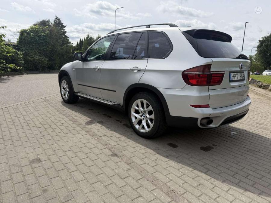 Pelēks BMW X5 2011 Kauņa, ar dzinēja tilpumu 2.99 L un nobraukumu 266 tūkst. km par 8000 €, foto 8 vietnē AUTOMOTO.COM.LV