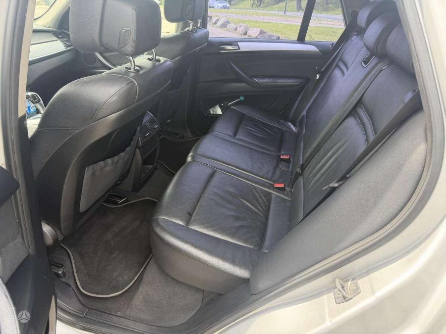 Pelēks BMW X5 2011 Kauņa, ar dzinēja tilpumu 2.99 L un nobraukumu 266 tūkst. km par 8000 €, foto 12 vietnē AUTOMOTO.COM.LV