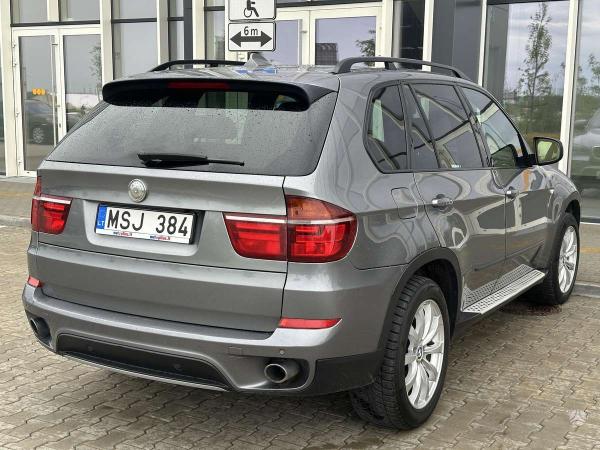 Grey BMW X5 2011 in Vilnius, with an engine capacity of 2.99 L and mileage of 267 thousand km for 7250 €, photo 6 on AUTOMOTO.COM.LV