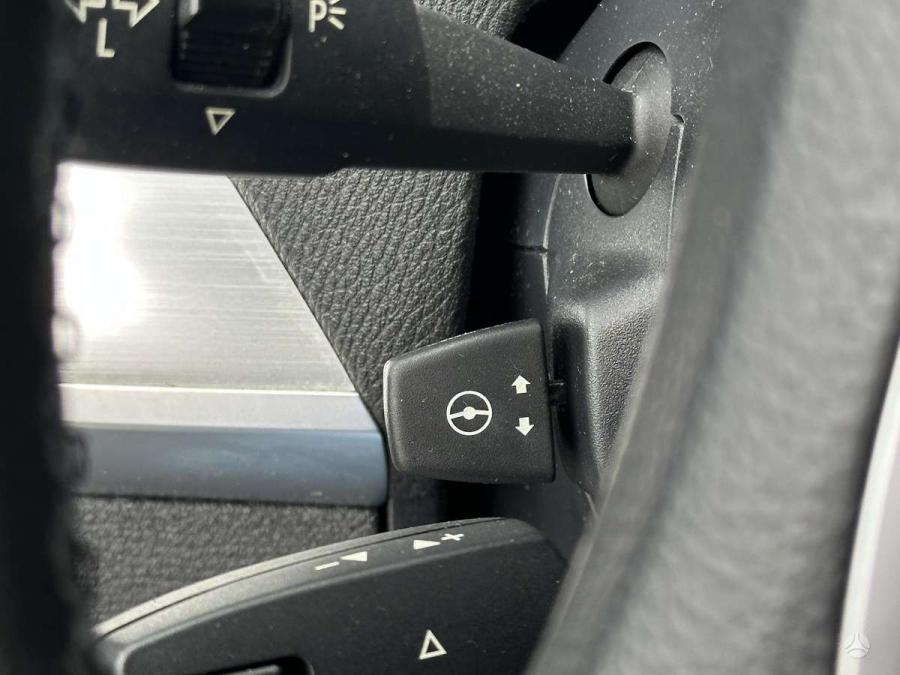 Grey BMW X5 2011 in Vilnius, with an engine capacity of 2.99 L and mileage of 267 thousand km for 7250 €, photo 15 on AUTOMOTO.COM.LV
