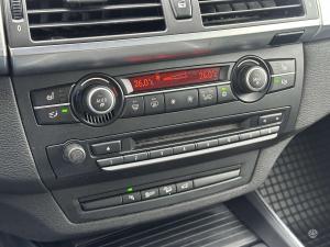 Grey BMW X5 2011 in Vilnius, with an engine capacity of 2.99 L and mileage of 267 thousand km for 7250 €, photo 17 on AUTOMOTO.COM.LV