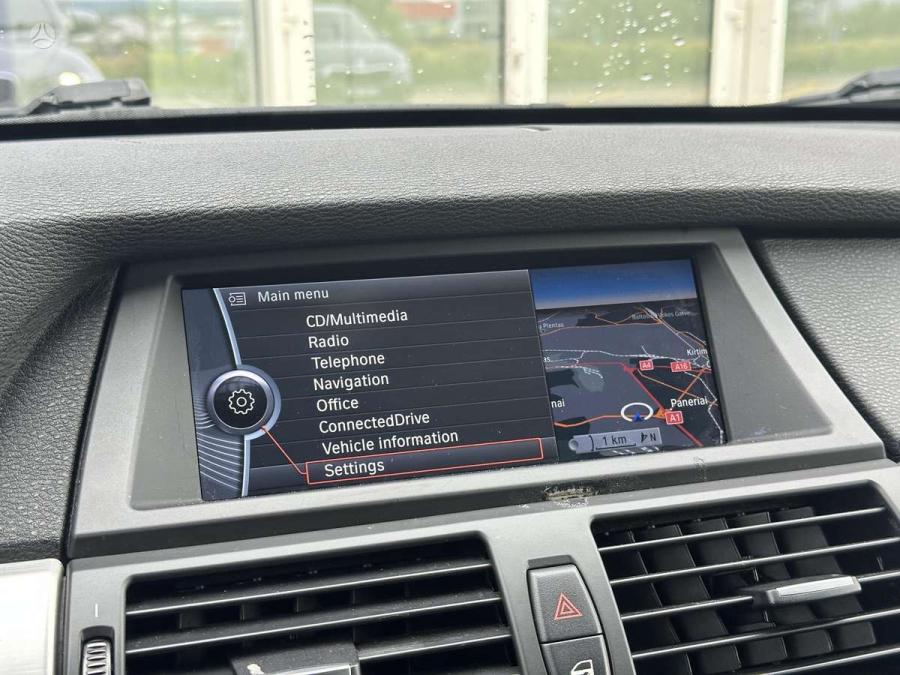 Grey BMW X5 2011 in Vilnius, with an engine capacity of 2.99 L and mileage of 267 thousand km for 7250 €, photo 18 on AUTOMOTO.COM.LV