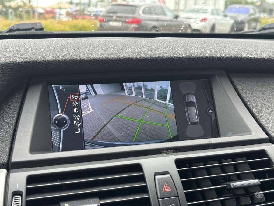 Grey BMW X5 2011 in Vilnius, with an engine capacity of 2.99 L and mileage of 267 thousand km for 7250 €, photo 19 on AUTOMOTO.COM.LV