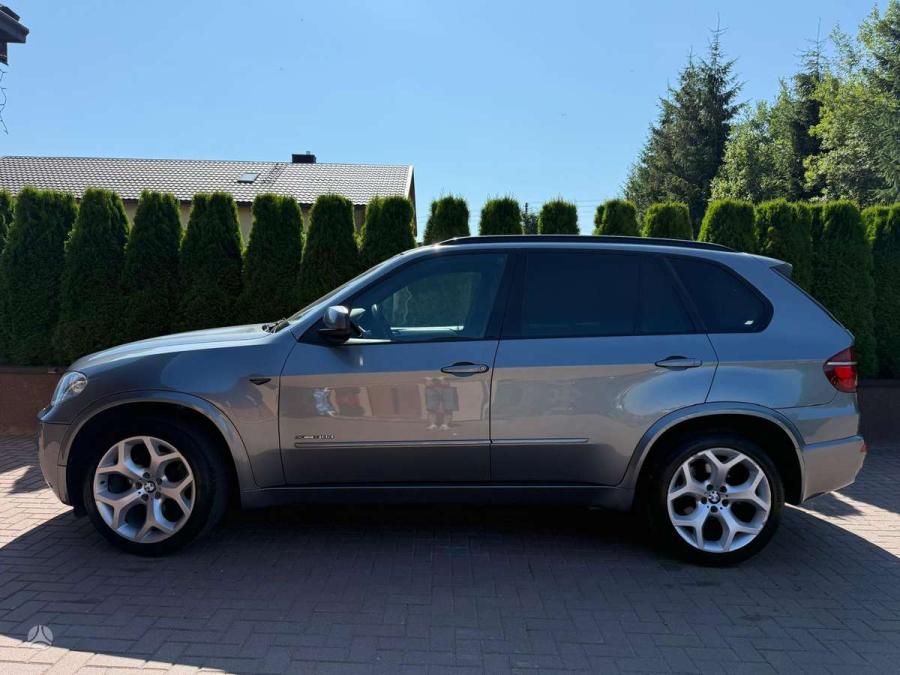Grey BMW X5 2011 in Utena, with an engine capacity of 2.99 L and mileage of 420 thousand km for 7990 €, photo 7 on AUTOMOTO.COM.LV