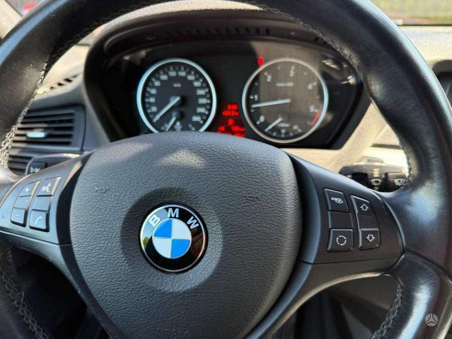 Grey BMW X5 2011 in Utena, with an engine capacity of 2.99 L and mileage of 420 thousand km for 7990 €, photo 13 on AUTOMOTO.COM.LV