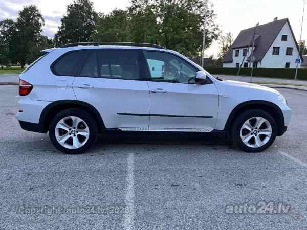Pelēks BMW X5 2011 Kehra, ar dzinēja tilpumu 3.00 L un nobraukumu 360 tūkst. km par 12500 €, foto 4 vietnē AUTOMOTO.COM.LV