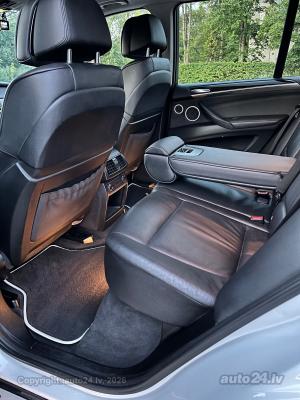 Pelēks BMW X5 2011 Kehra, ar dzinēja tilpumu 3.00 L un nobraukumu 360 tūkst. km par 12500 €, foto 14 vietnē AUTOMOTO.COM.LV