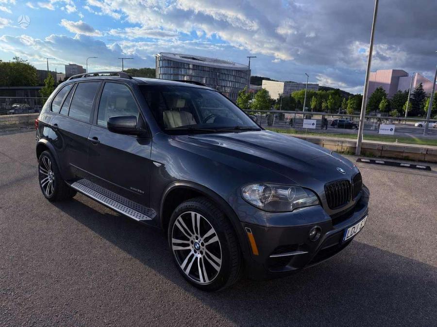 Grey BMW X5 2011 in Vilnius, with an engine capacity of 3.50 L and mileage of 269 thousand km for 10900 €, photo 5 on AUTOMOTO.COM.LV