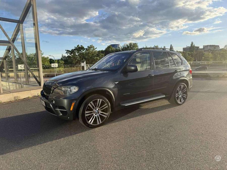 Grey BMW X5 2011 in Vilnius, with an engine capacity of 3.50 L and mileage of 269 thousand km for 10900 €, photo 9 on AUTOMOTO.COM.LV