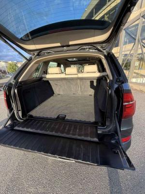 Grey BMW X5 2011 in Vilnius, with an engine capacity of 3.50 L and mileage of 269 thousand km for 10900 €, photo 17 on AUTOMOTO.COM.LV