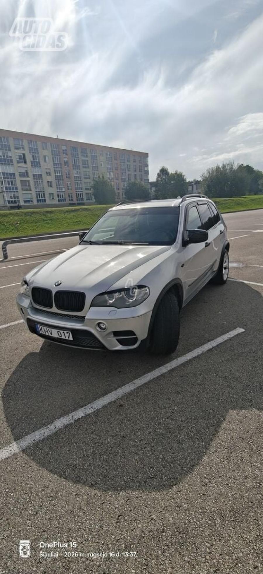 Grey BMW X5 2011 in Siauliai, with an engine capacity of 3.00 L and mileage of 320 thousand km for 9500 €, photo 3 on AUTOMOTO.COM.LV