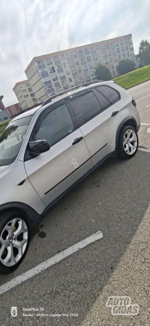 Grey BMW X5 2011 in Siauliai, with an engine capacity of 3.00 L and mileage of 320 thousand km for 9500 €, photo 5 on AUTOMOTO.COM.LV