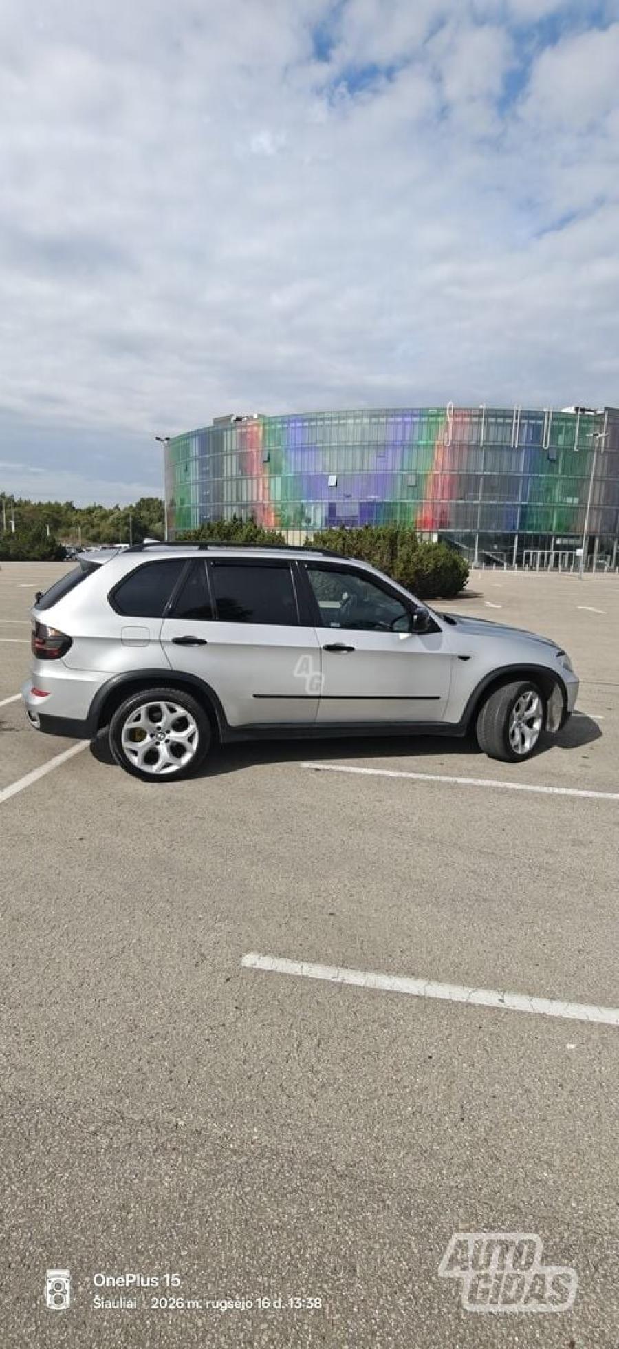 Grey BMW X5 2011 in Siauliai, with an engine capacity of 3.00 L and mileage of 320 thousand km for 9500 €, photo 6 on AUTOMOTO.COM.LV