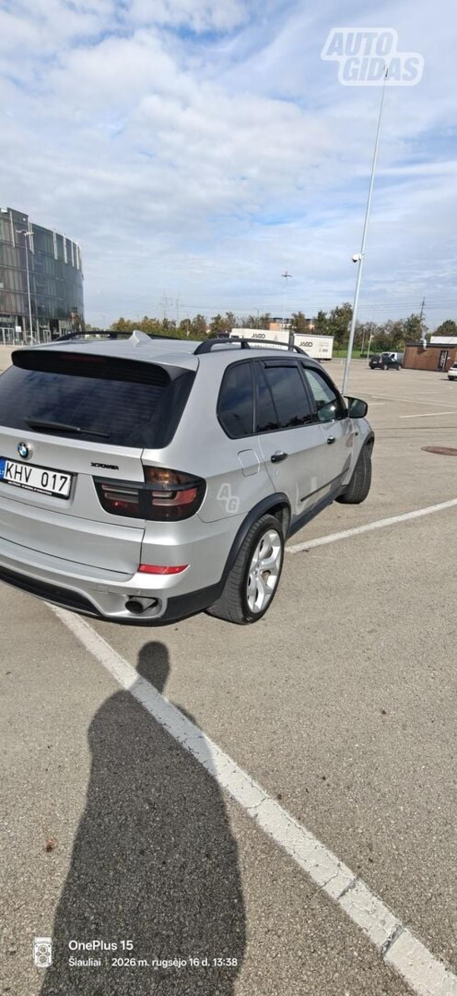 Grey BMW X5 2011 in Siauliai, with an engine capacity of 3.00 L and mileage of 320 thousand km for 9500 €, photo 7 on AUTOMOTO.COM.LV