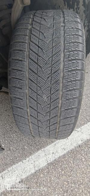 Grey BMW X5 2011 in Siauliai, with an engine capacity of 3.00 L and mileage of 320 thousand km for 9500 €, photo 9 on AUTOMOTO.COM.LV