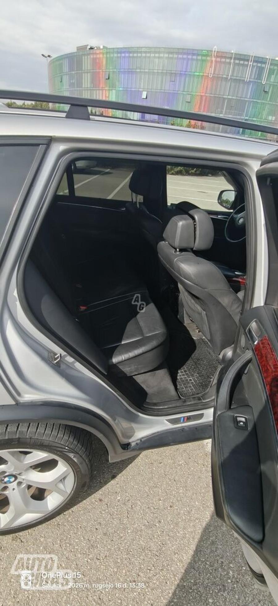 Grey BMW X5 2011 in Siauliai, with an engine capacity of 3.00 L and mileage of 320 thousand km for 9500 €, photo 10 on AUTOMOTO.COM.LV