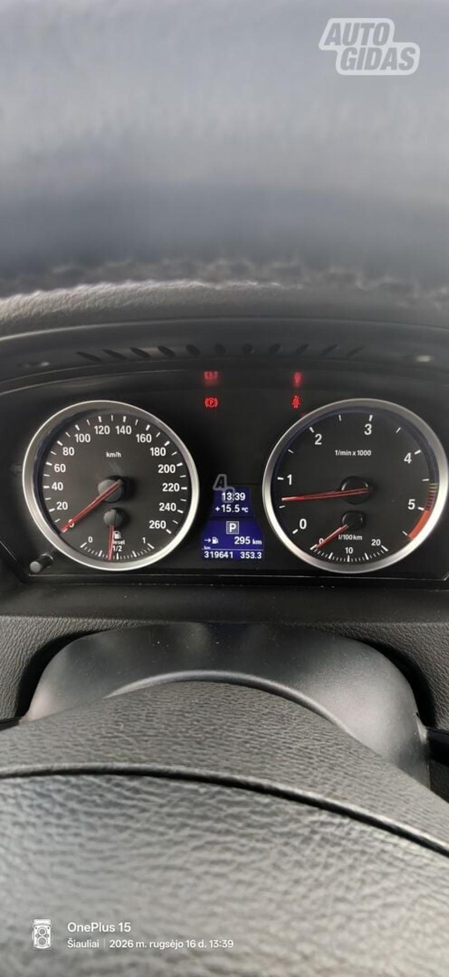 Grey BMW X5 2011 in Siauliai, with an engine capacity of 3.00 L and mileage of 320 thousand km for 9500 €, photo 11 on AUTOMOTO.COM.LV