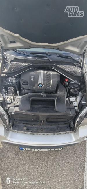 Grey BMW X5 2011 in Siauliai, with an engine capacity of 3.00 L and mileage of 320 thousand km for 9500 €, photo 14 on AUTOMOTO.COM.LV