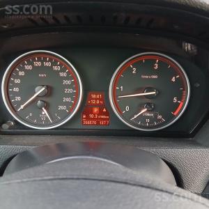 Grey BMW X5 2011 in Dobele, with an engine capacity of 3.00 L and mileage of 267 thousand km for 10000 €, photo 9 on AUTOMOTO.COM.LV