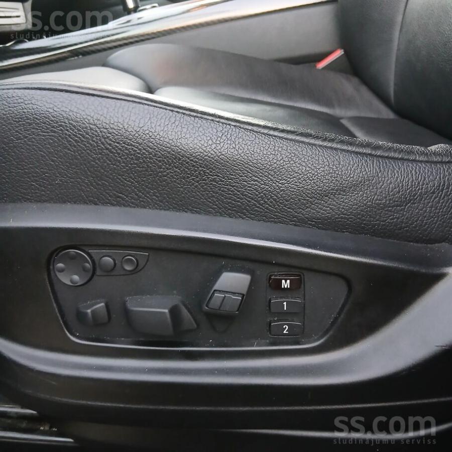Grey BMW X5 2011 in Dobele, with an engine capacity of 3.00 L and mileage of 267 thousand km for 10000 €, photo 10 on AUTOMOTO.COM.LV