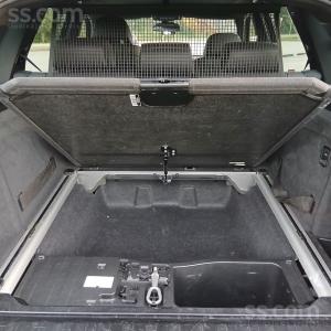 Grey BMW X5 2011 in Dobele, with an engine capacity of 3.00 L and mileage of 267 thousand km for 10000 €, photo 14 on AUTOMOTO.COM.LV