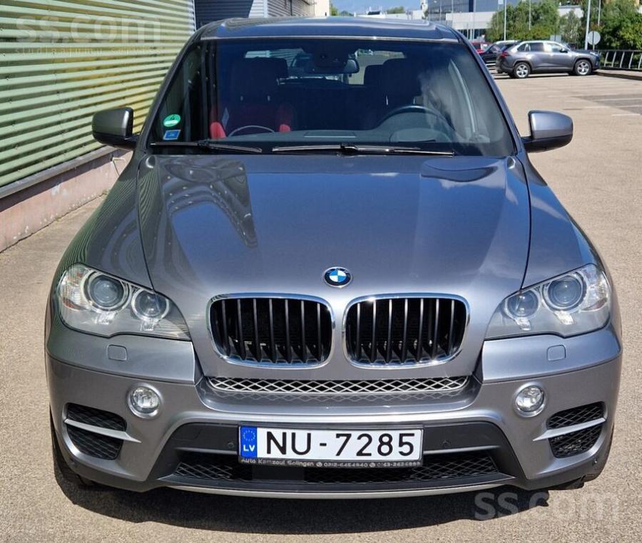 Pelēks BMW X5 2011 Jelgava, ar dzinēja tilpumu 3.00 L un nobraukumu 385 tūkst. km par 12900 €, foto 1 vietnē AUTOMOTO.COM.LV