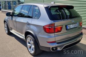 Pelēks BMW X5 2011 Jelgava, ar dzinēja tilpumu 3.00 L un nobraukumu 385 tūkst. km par 12900 €, foto 5 vietnē AUTOMOTO.COM.LV