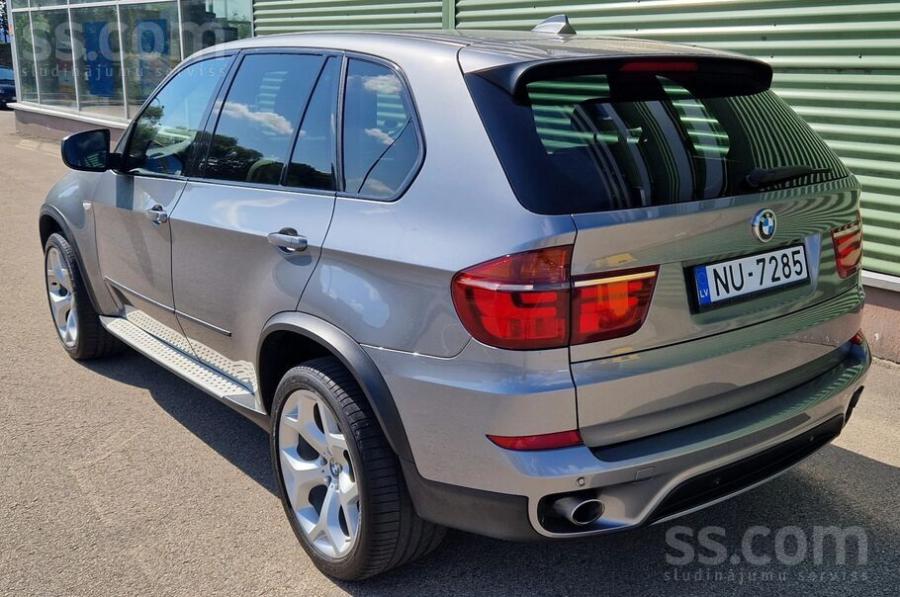 Pelēks BMW X5 2011 Jelgava, ar dzinēja tilpumu 3.00 L un nobraukumu 385 tūkst. km par 12900 €, foto 5 vietnē AUTOMOTO.COM.LV