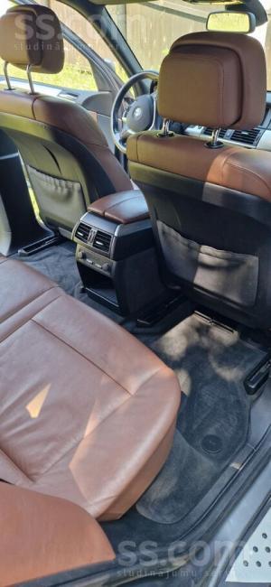 Pelēks BMW X5 2011 Jelgava, ar dzinēja tilpumu 3.00 L un nobraukumu 385 tūkst. km par 12900 €, foto 13 vietnē AUTOMOTO.COM.LV