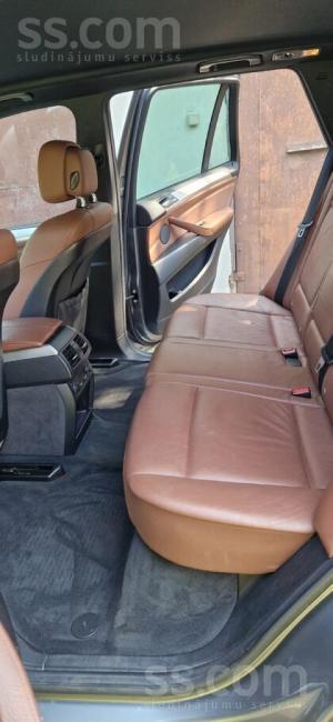Pelēks BMW X5 2011 Jelgava, ar dzinēja tilpumu 3.00 L un nobraukumu 385 tūkst. km par 12900 €, foto 15 vietnē AUTOMOTO.COM.LV
