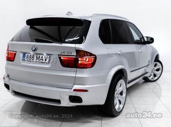 Grey BMW X5 2012 in Tallinn, with an engine capacity of 3.00 L and mileage of 303 thousand km for 16200 €, photo 4 on AUTOMOTO.COM.LV