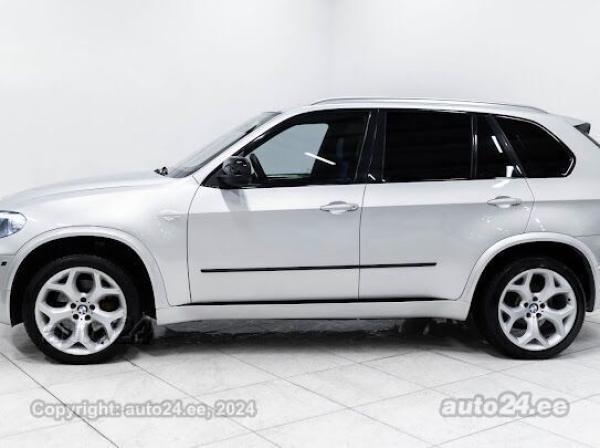 Grey BMW X5 2012 in Tallinn, with an engine capacity of 3.00 L and mileage of 303 thousand km for 16200 €, photo 6 on AUTOMOTO.COM.LV