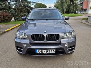 Grey BMW X5 2012 in Jekabpils, with an engine capacity of 3.00 L and mileage of 263 thousand km for 11690 €, photo 2 on AUTOMOTO.COM.LV