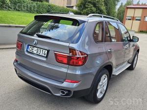 Grey BMW X5 2012 in Jekabpils, with an engine capacity of 3.00 L and mileage of 263 thousand km for 11690 €, photo 6 on AUTOMOTO.COM.LV