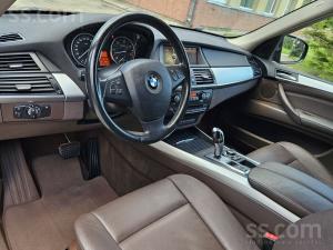 Grey BMW X5 2012 in Jekabpils, with an engine capacity of 3.00 L and mileage of 263 thousand km for 11690 €, photo 11 on AUTOMOTO.COM.LV