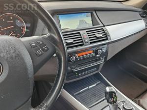 Grey BMW X5 2012 in Jekabpils, with an engine capacity of 3.00 L and mileage of 263 thousand km for 11690 €, photo 32 on AUTOMOTO.COM.LV