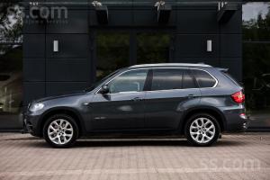 Grey BMW X5 2012 in Jelgava, with an engine capacity of 3.00 L and mileage of 0 thousand km for 11450 €, photo 3 on AUTOMOTO.COM.LV