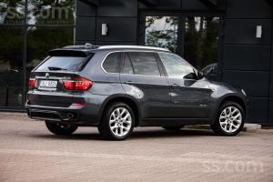 Grey BMW X5 2012 in Jelgava, with an engine capacity of 3.00 L and mileage of 0 thousand km for 11450 €, photo 6 on AUTOMOTO.COM.LV