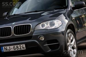Grey BMW X5 2012 in Jelgava, with an engine capacity of 3.00 L and mileage of 0 thousand km for 11450 €, photo 8 on AUTOMOTO.COM.LV