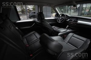 Grey BMW X5 2012 in Jelgava, with an engine capacity of 3.00 L and mileage of 0 thousand km for 11450 €, photo 10 on AUTOMOTO.COM.LV