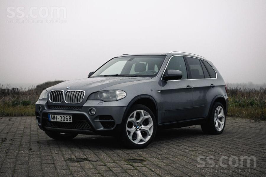 Pelēks BMW X5 2012 Rīga, ar dzinēja tilpumu 3.00 L un nobraukumu 430 tūkst. km par 6300 €, foto 1 vietnē AUTOMOTO.COM.LV