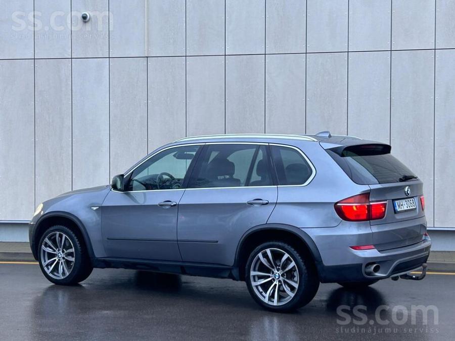 Pelēks BMW X5 2012 Rīga, ar dzinēja tilpumu 3.00 L un nobraukumu 0 tūkst. km par 6950 €, foto 4 vietnē AUTOMOTO.COM.LV