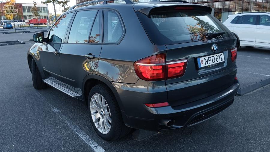 Pelēks BMW X5 2012 Klaipėda, ar dzinēja tilpumu 3.00 L un nobraukumu 321 tūkst. km par 10500 €, foto 2 vietnē AUTOMOTO.COM.LV