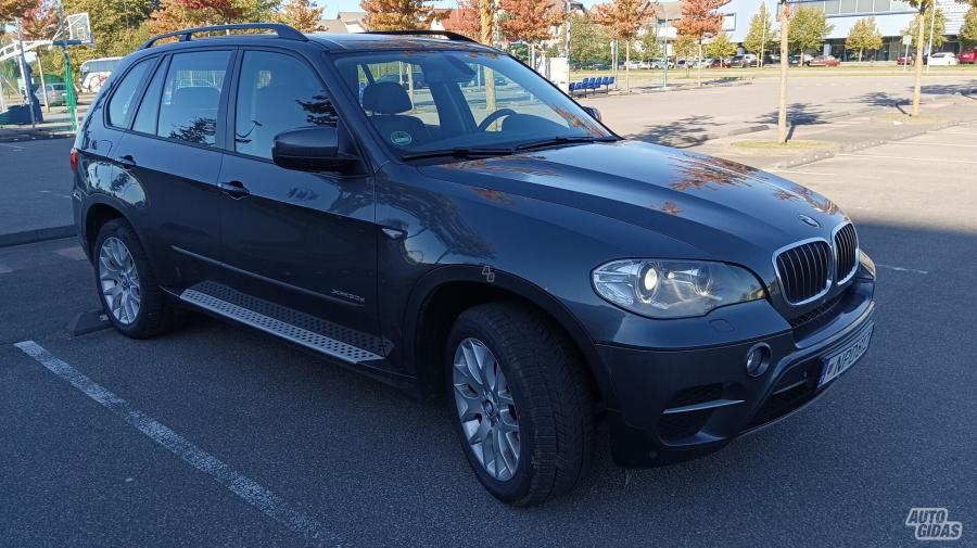 Pelēks BMW X5 2012 Klaipėda, ar dzinēja tilpumu 3.00 L un nobraukumu 321 tūkst. km par 10500 €, foto 5 vietnē AUTOMOTO.COM.LV