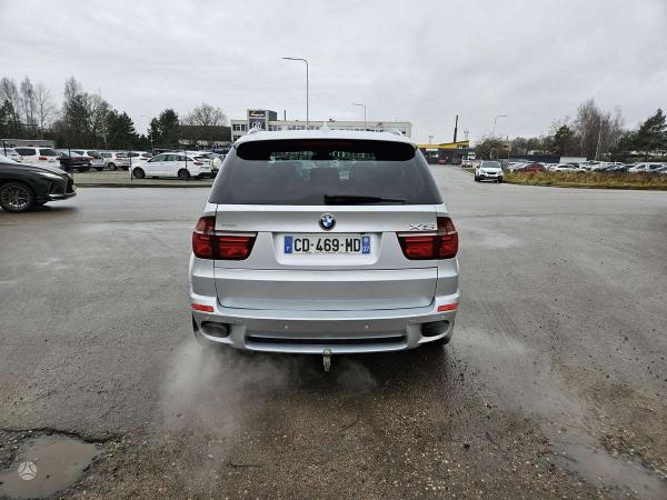 Pelēks BMW X5 2012 Tauragė, ar dzinēja tilpumu 2.99 L un nobraukumu 307 tūkst. km par 11300 €, foto 4 vietnē AUTOMOTO.COM.LV
